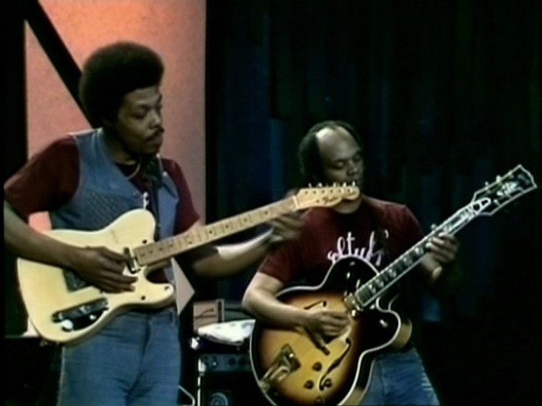 STUFF // LIVE // 1978 – PALEBLUEICE