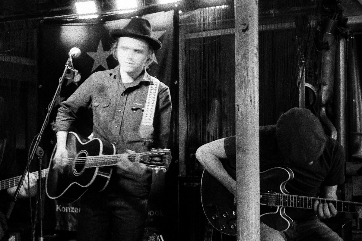 TIM VON HOLST & THE SINS OF MY YOUTH – PALE B LUE ICE