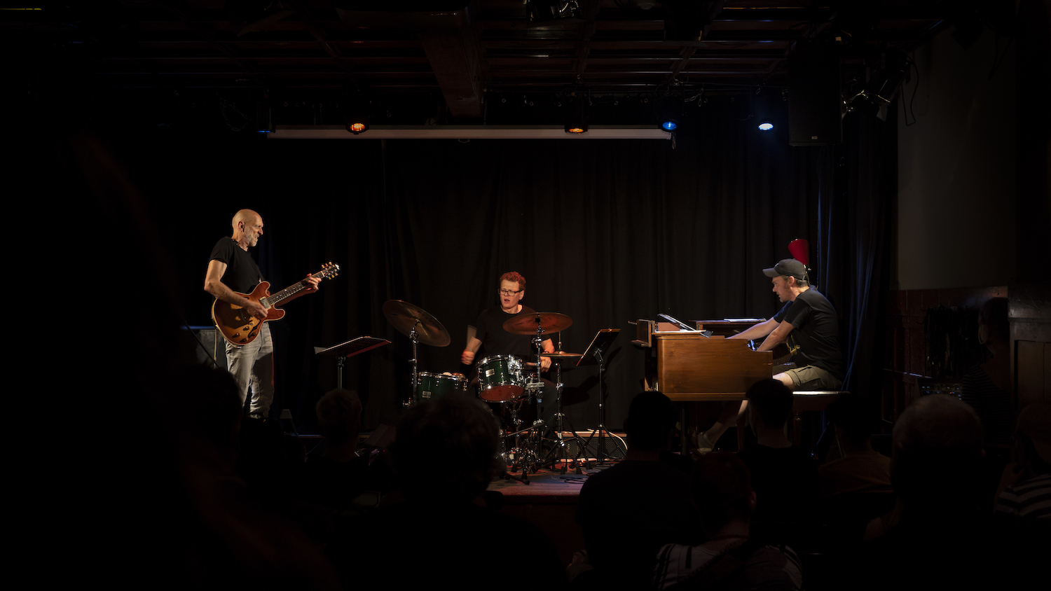 WERNER NEUMANN & WENET – PALEBLUEICE