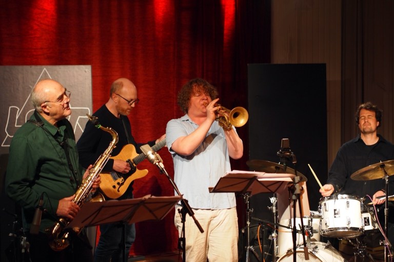 NICOLAS SIMION & FRIENDS – PALEBLUEICE