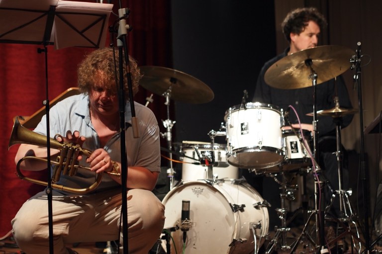 NICOLAS SIMION & FRIENDS – PALEBLUEICE